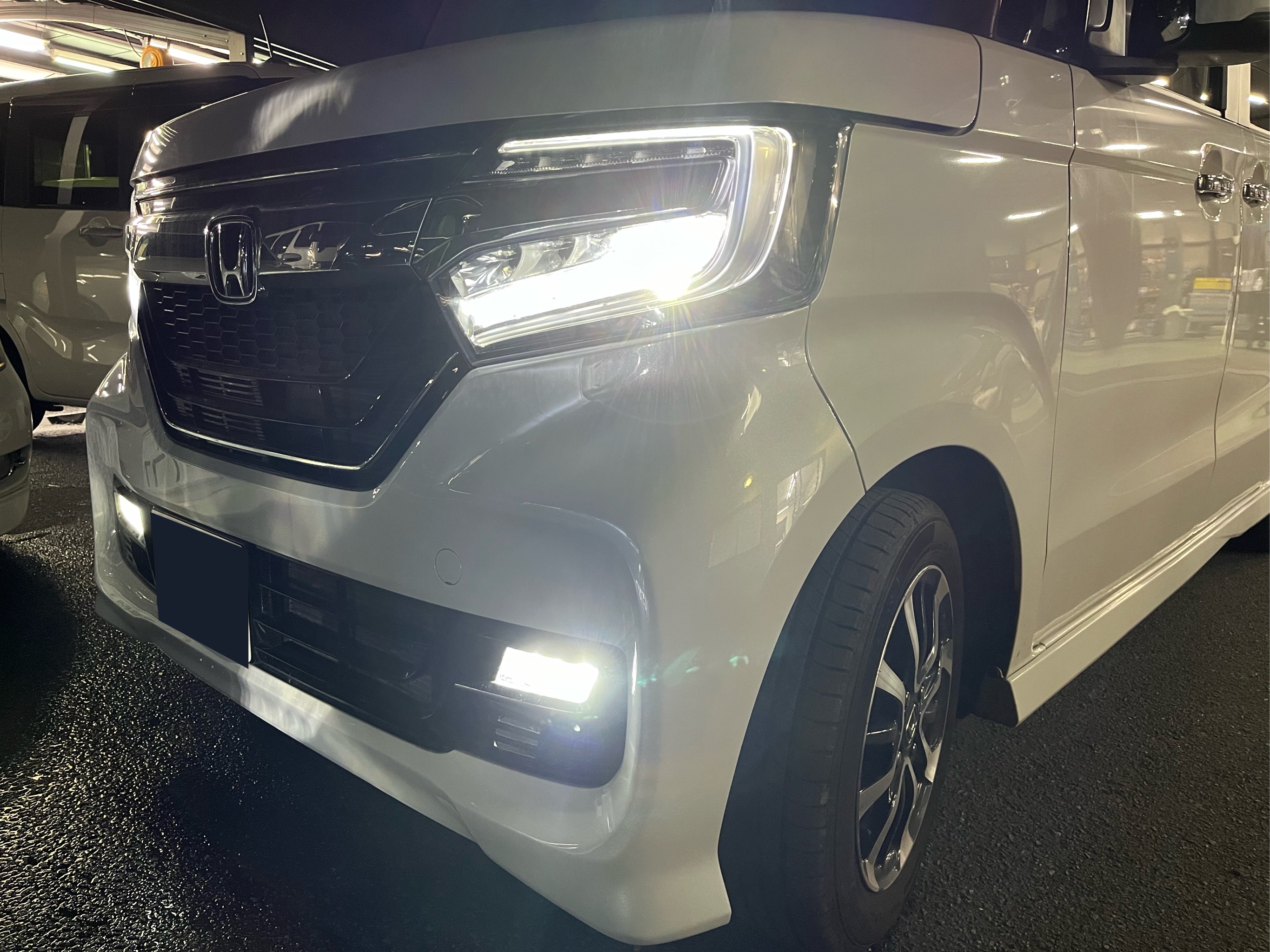 （株）SHOEI GROUP CARSOL（整備・修理） - ホンダNBOXカスタム【型式：6BA-JF3 R2年 6,879㎞】 フロント ...