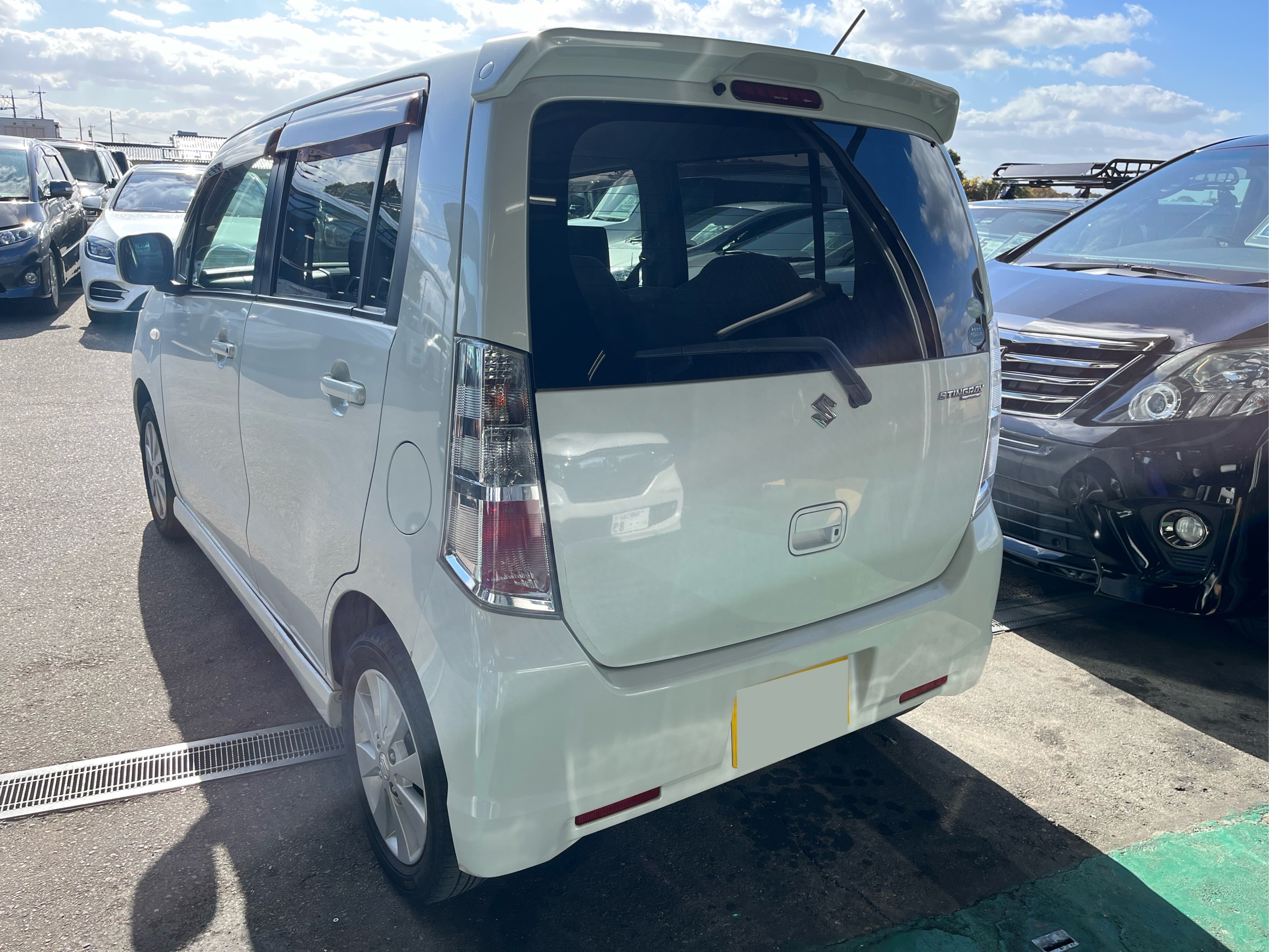 （株）SHOEI GROUP CARSOL（整備・修理） - スズキワゴンRスティングレー【型式：DBA-MH23S H22年式 100,550㎞】リアバンパー・リアブレーキランプを交換させて ...