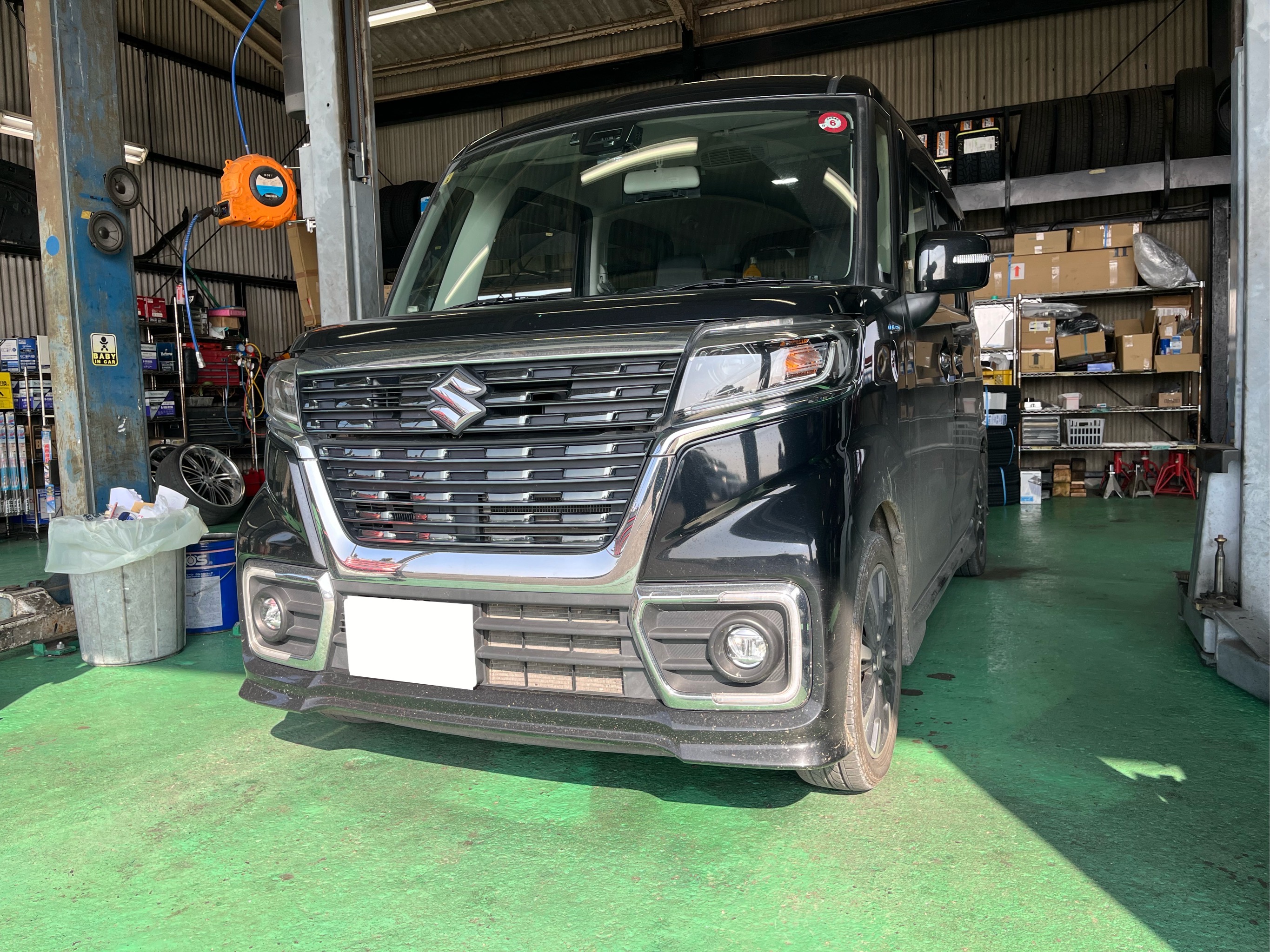 （株）SHOEI GROUP CARSOL（整備・修理） - スズキスペーシアカスタム【型式：DAA-MK53S R2年式 60,525㎞】リースご納車メンテナンスパック作業にてご来店ください ...